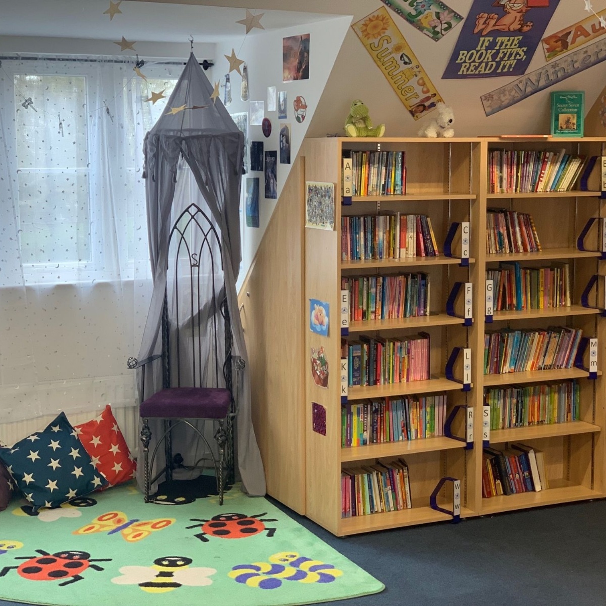 Garden Suburb Junior & Infant School - School Library