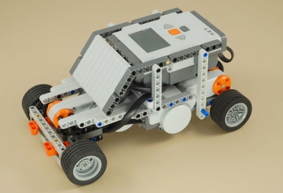 Garden Suburb Junior & Infant School - Robot race cars!